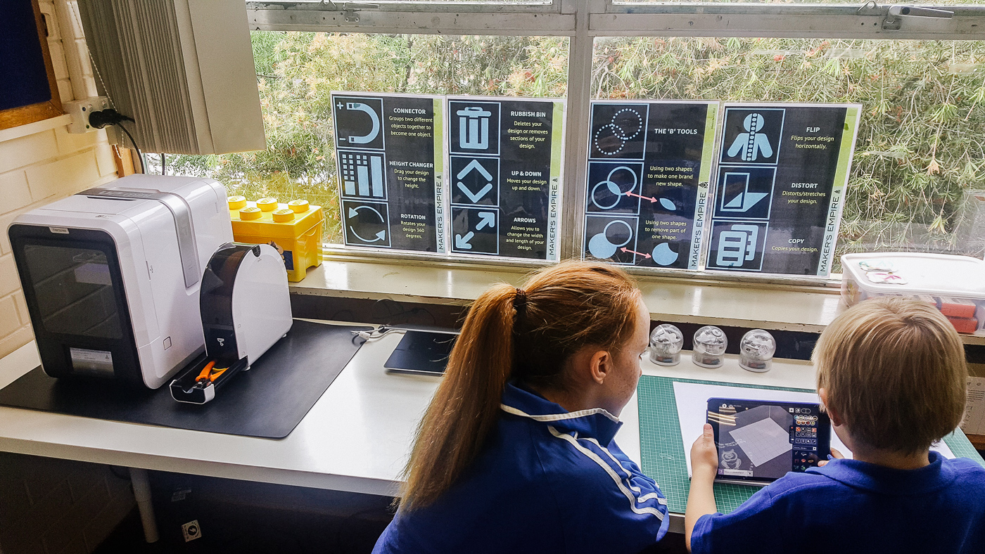 How students at Fulham North Primary School use the buddy system in 3D ...